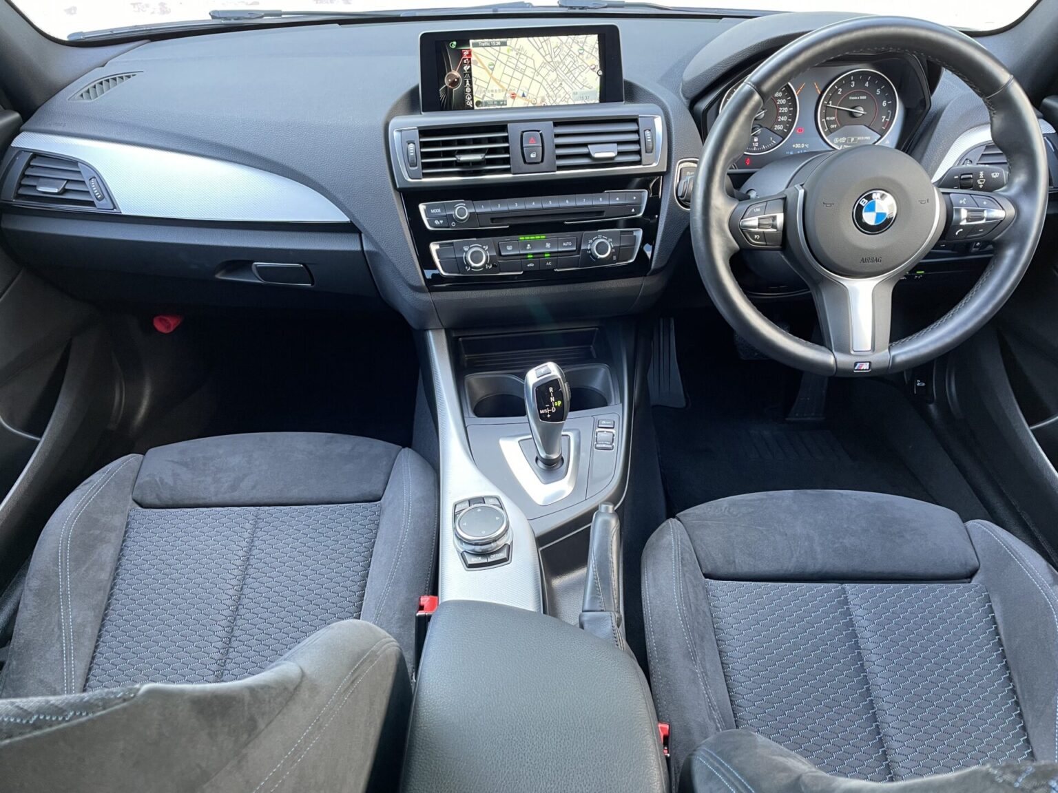 BMW F20 118i Mスポーツのご紹介 | BMWのことならnext.import（ネクストインポート）へ